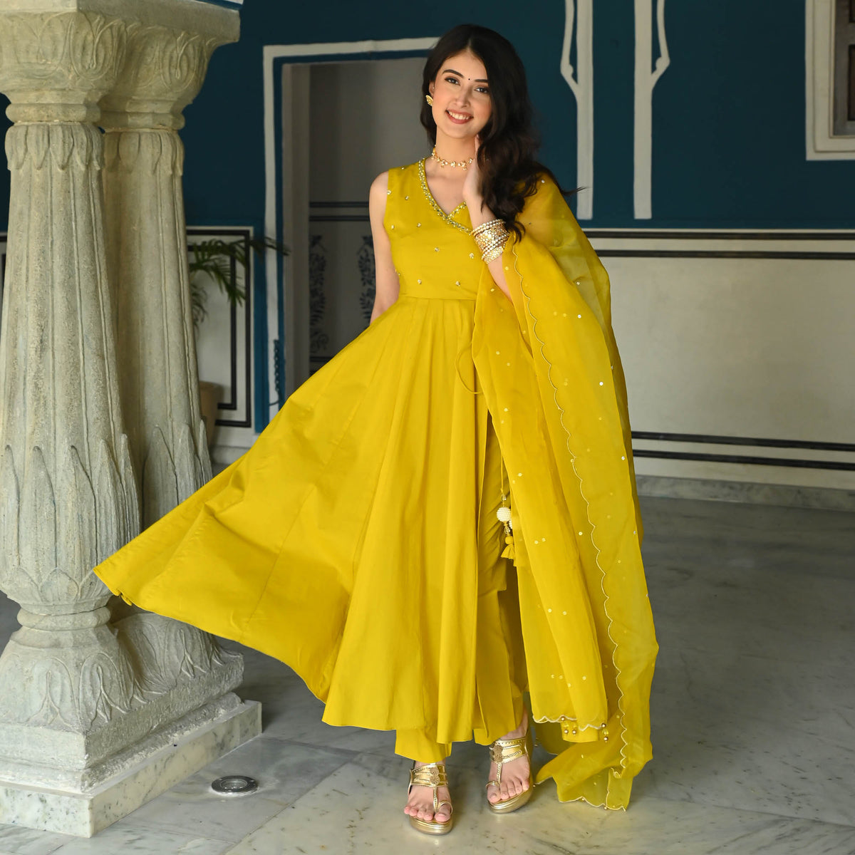 HEENA SUIT SET – UrbanStree